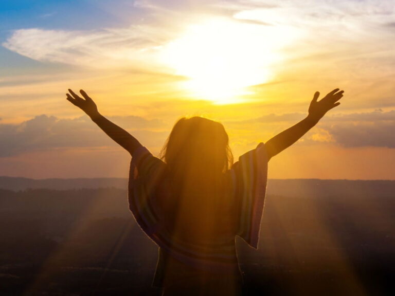 32 Versículos sobre Servir a Dios con Alegría y Propósito