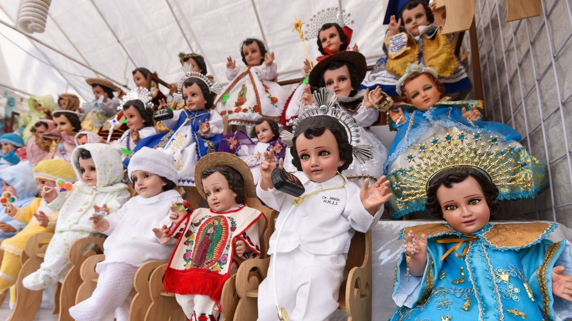 La Tradición del Niño Dios Vestido del Espíritu Santo: Significado y ...